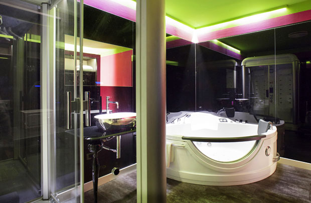 Spa Suite Hotel Adua - Camera con idromassagio e bagno turco a ...